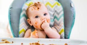 Best Breastfeeding and Solids Schedule for 6 Month Old Babies